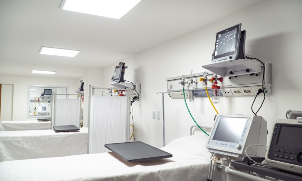 Quedó oficialmente inaugurada la nueva UTI del Hospital Arturo Illia ...